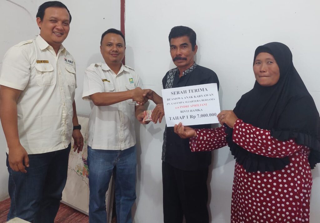 PT.GSB Berikan Beasiswa Prestasi, Kepada Anak Karyaawan – https ...